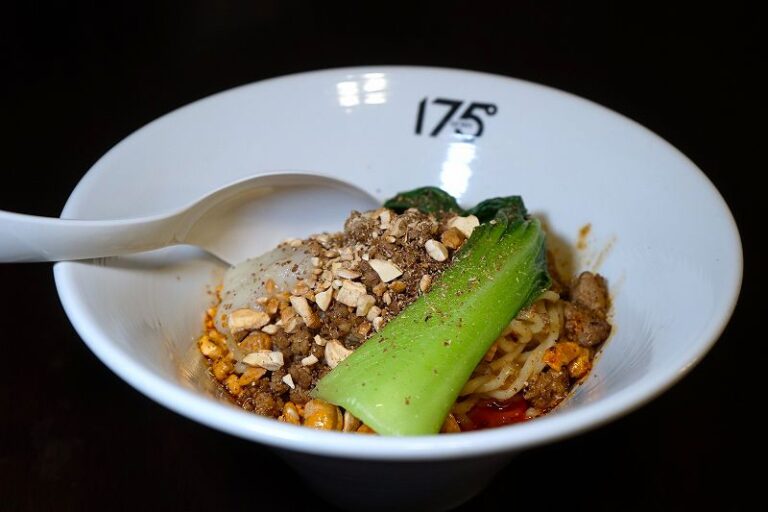 札幌「175°DENO担担麺 本店」本格的担々麺がおすすめ！限定メニューも